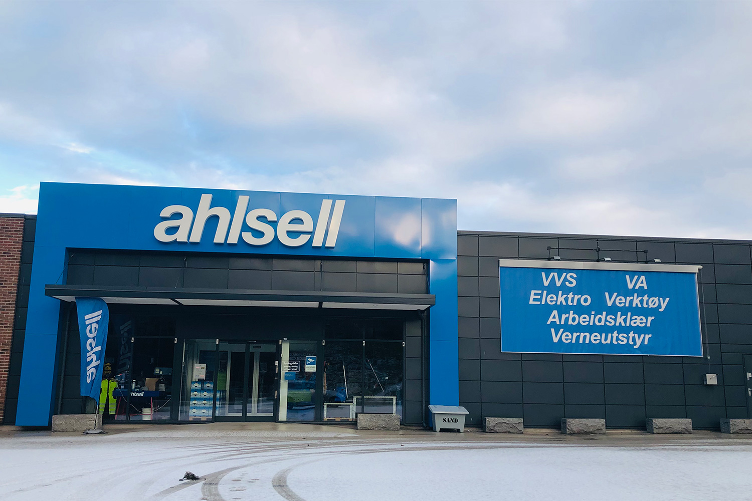 Ahlsell höjer priserna med upp till 30 procent - Elinstallatören