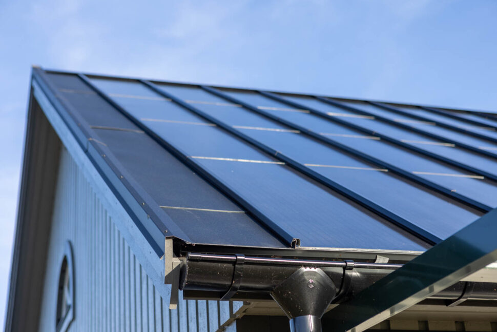 Solcellstak: ”Överväger man plåttak är detta givet” - Elinstallatören