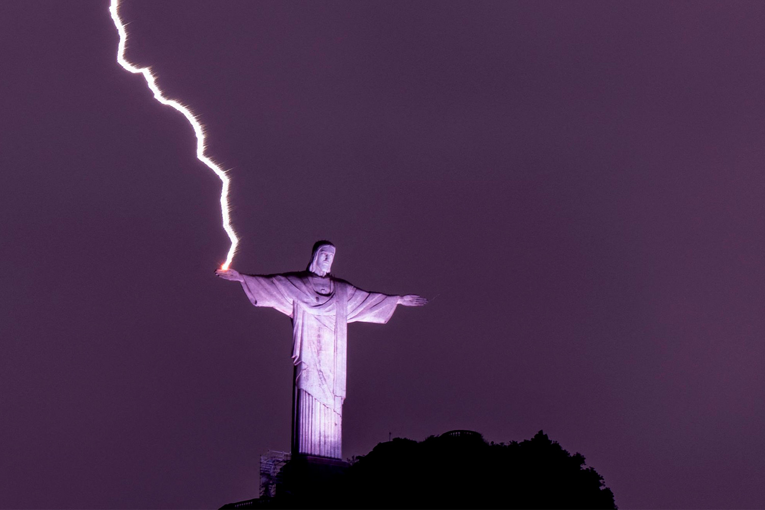 ”Det finns bara ett sätt att skydda Kristusstatyn” - Elinstallatören