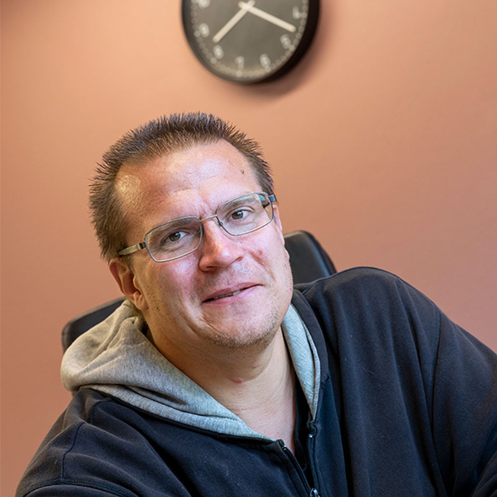 ”I kostym kan jag ta ett högre timpris” - Elinstallatören