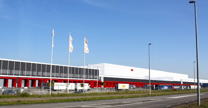 Bravida installerar i Ica-lager - VVS-Forum